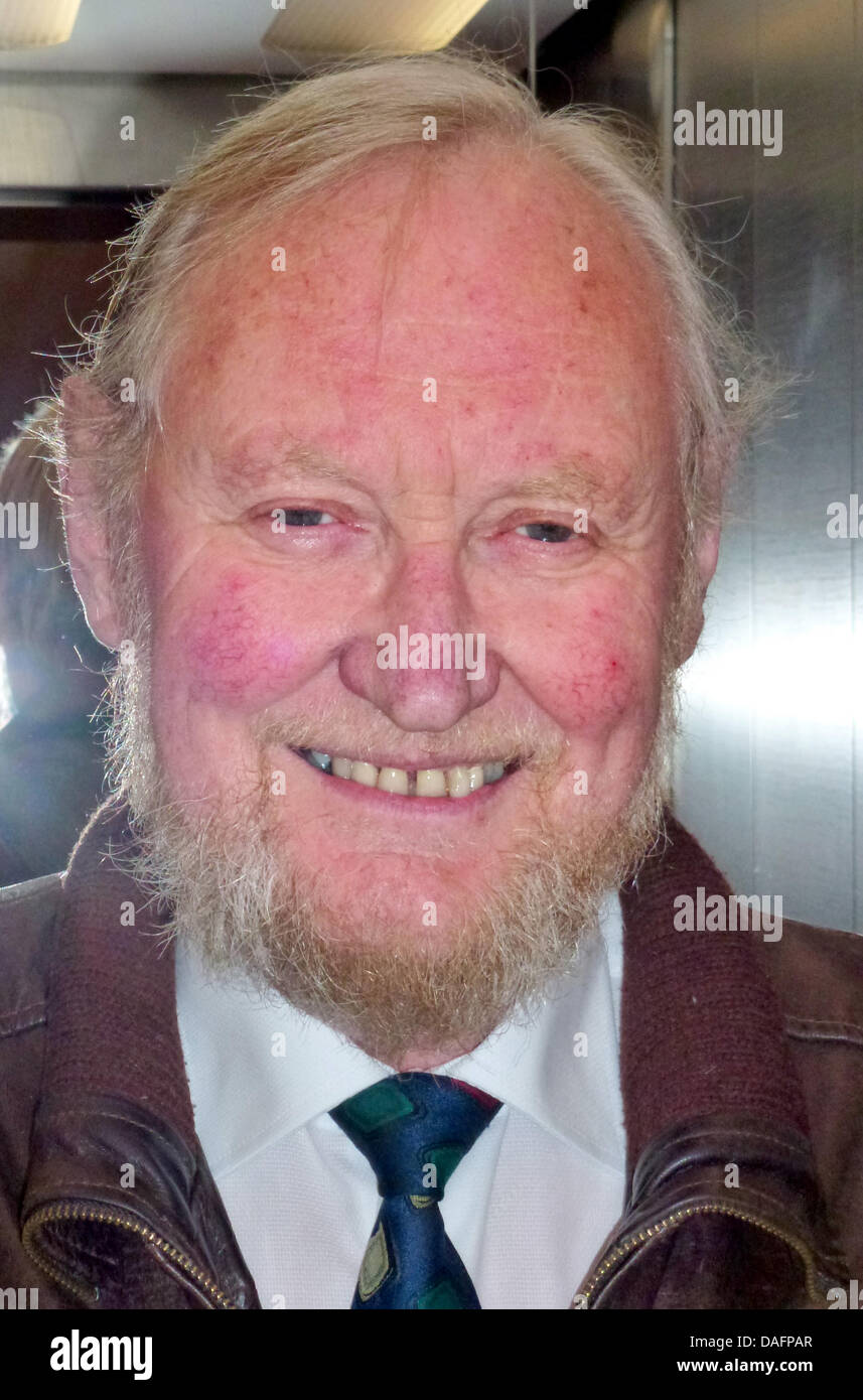 Member of the Irish folk band 'The Dubliners', Sean Cannon, pictured ...