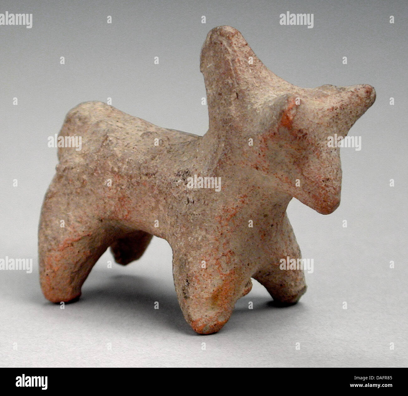 Ancient bull sculpture hi-res stock photography and images - Alamy