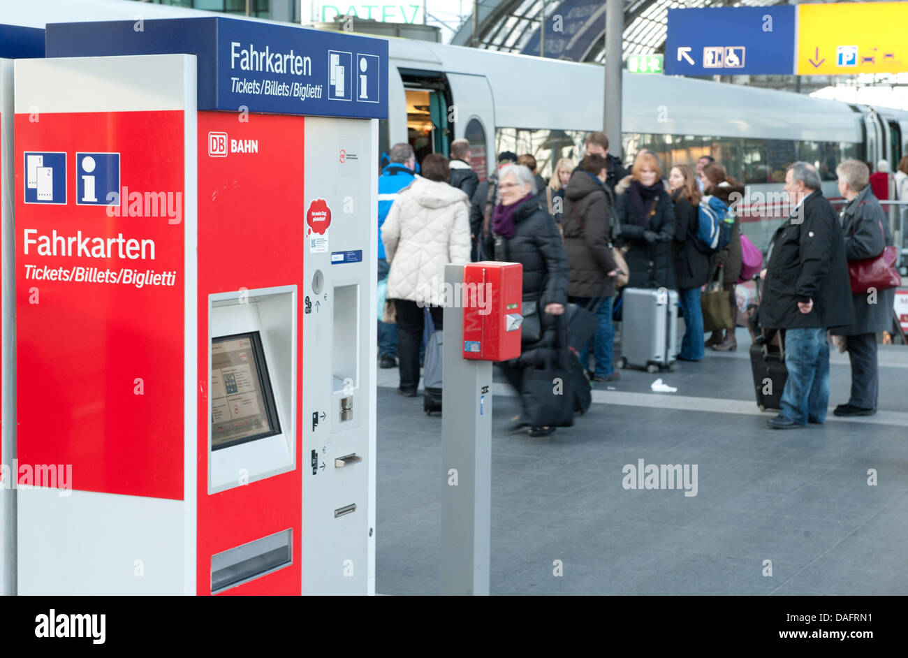 Vending machine 11 hi-res stock photography and images - Alamy