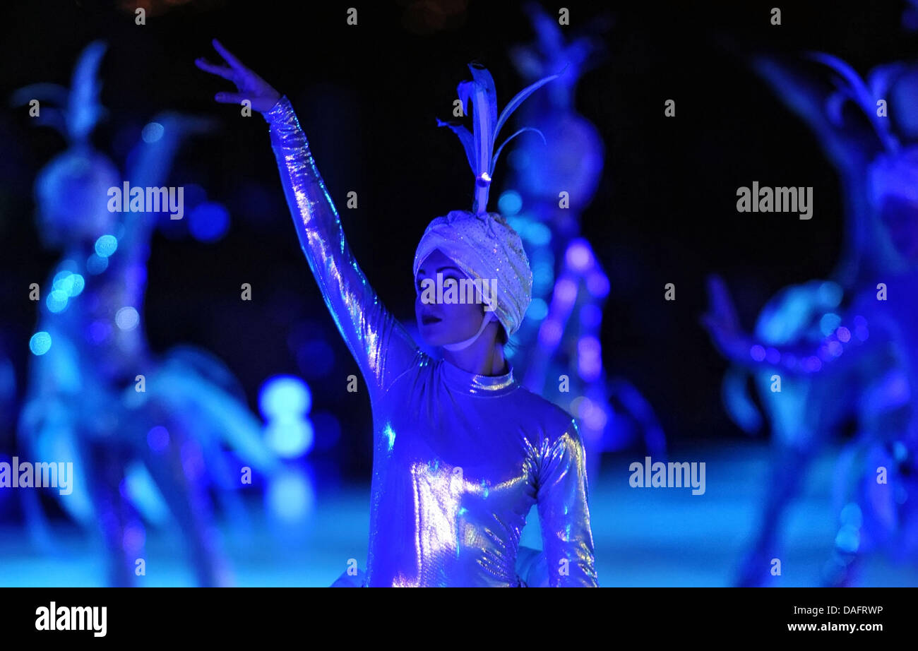 Figure skaters perform during the ice dance revue 'Der kleine Prinz auf ...