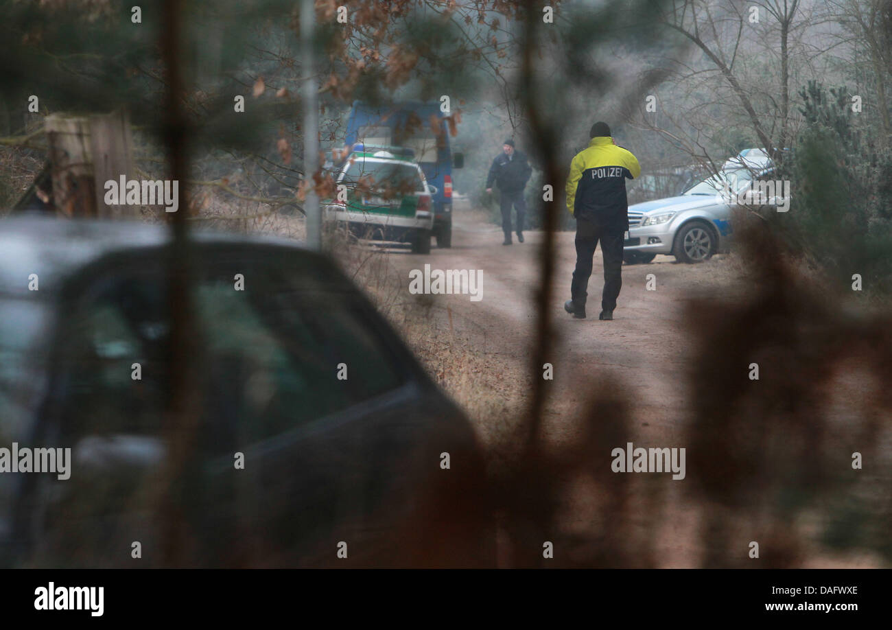 Inspect the scene hi-res stock photography and images - Alamy