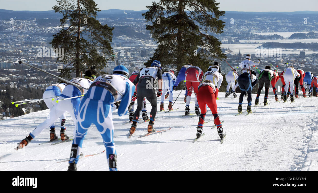 Competitors are pictured in action during the Cross Country Skiing Men ...