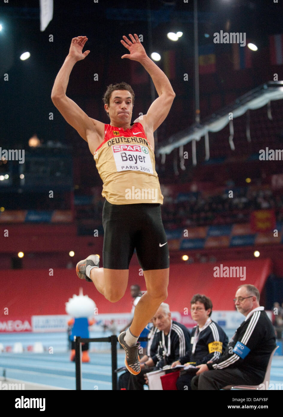 Athlete long jump indoor hi-res stock photography and images - Alamy