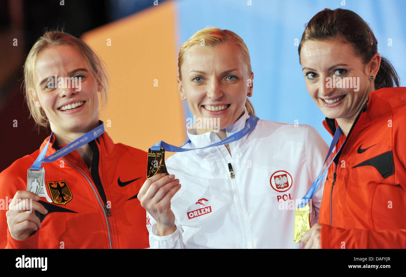 (L-R) Germany's Silke Spiegelburg (silver), Poland's Anna Rogowska ...