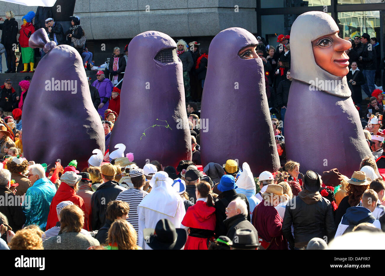 A float about 'disguise' during Shrove Monday parade in Duesseldorf ...