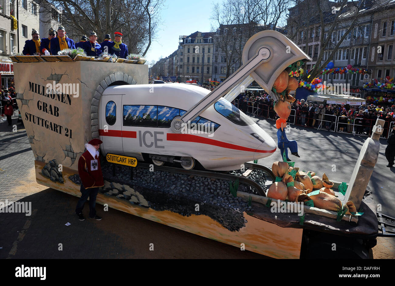 A float on 'Stuittgart 21' during the Shrove Monday parade in Cologne ...