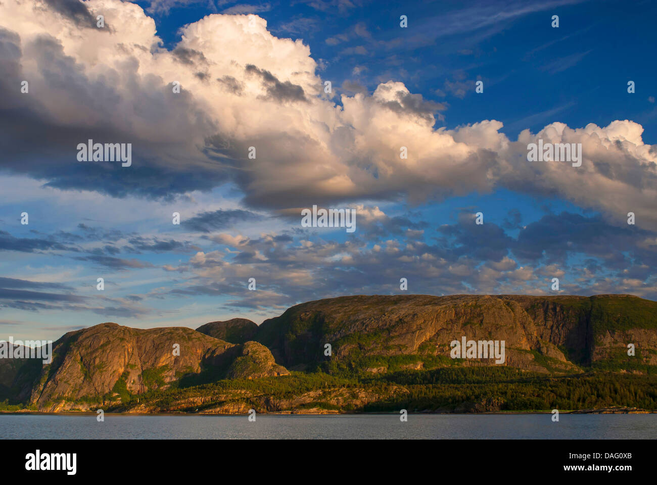 Norwegian coast hi-res stock photography and images - Alamy