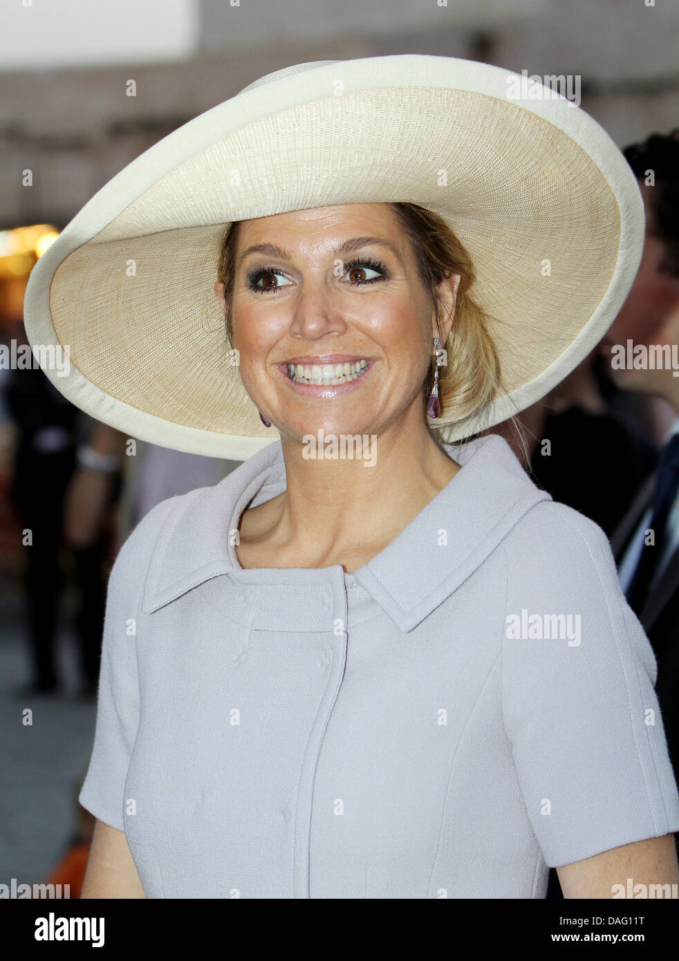 Crown Princess Maxima of The Netherlands visits the Souq Waqif bazar in ...