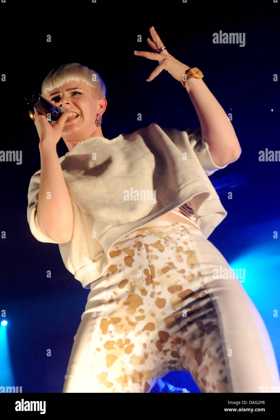 Robyn singer performs hi-res stock photography and images - Alamy