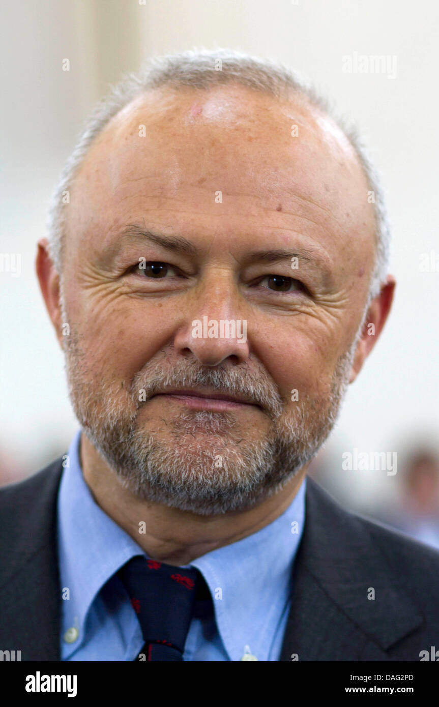 Italian chemist-biologist Cesare Montecucco is awarded with the Paul ...