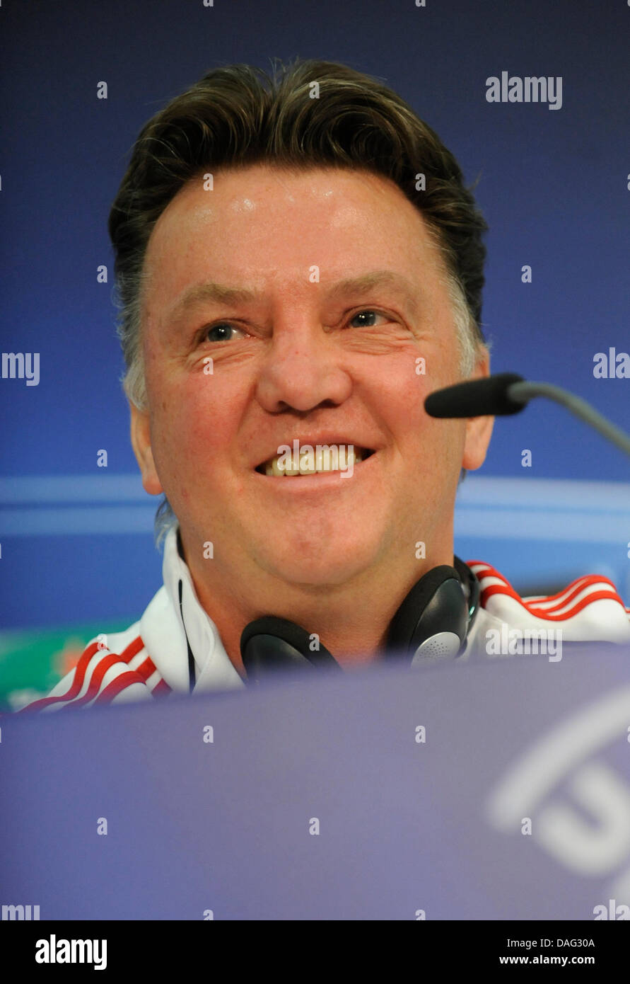 The picture shows the coach of the German national league soccer team ...