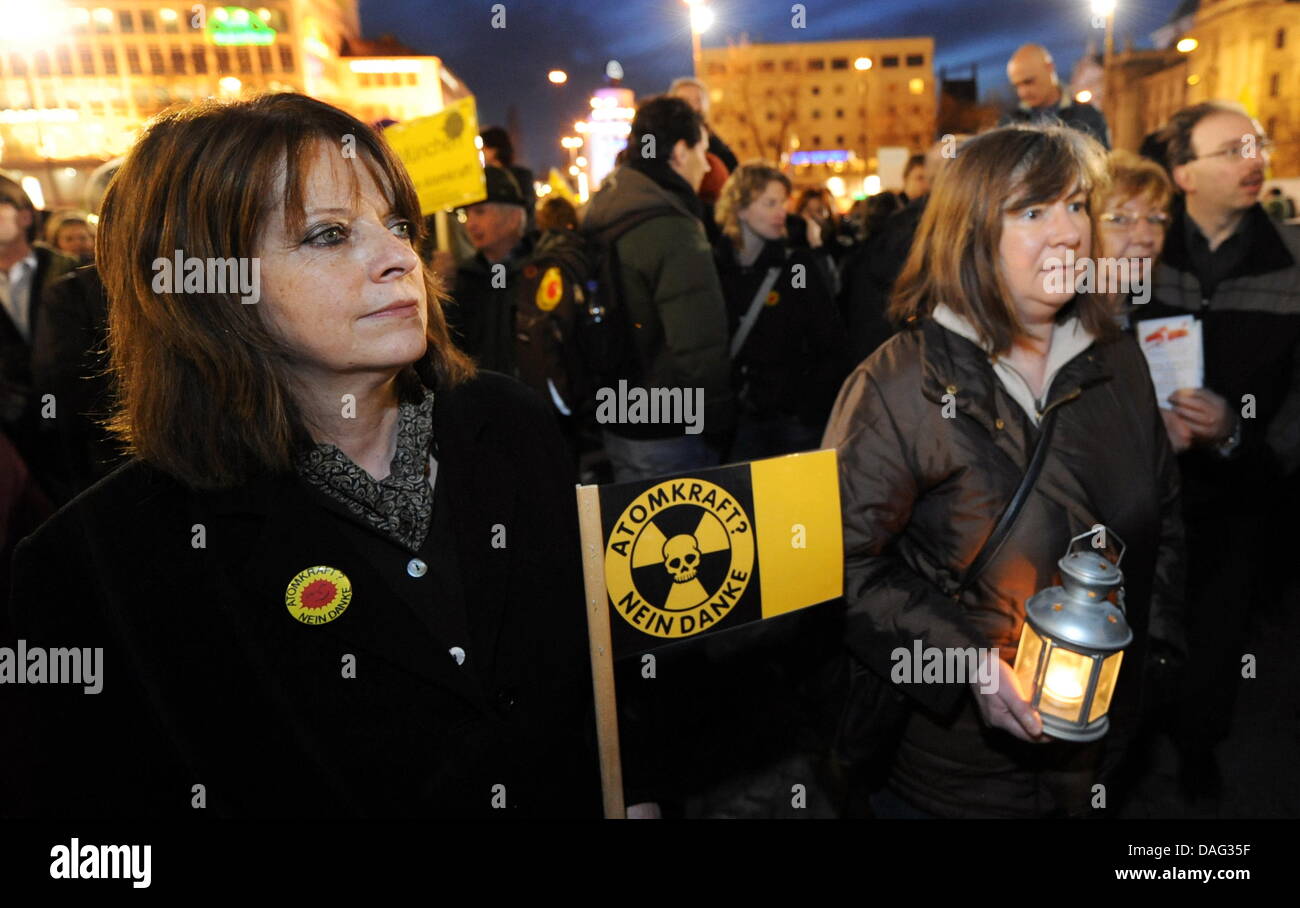 Anti-nuclear activists demand an immediate exit from nuclear energy in ...