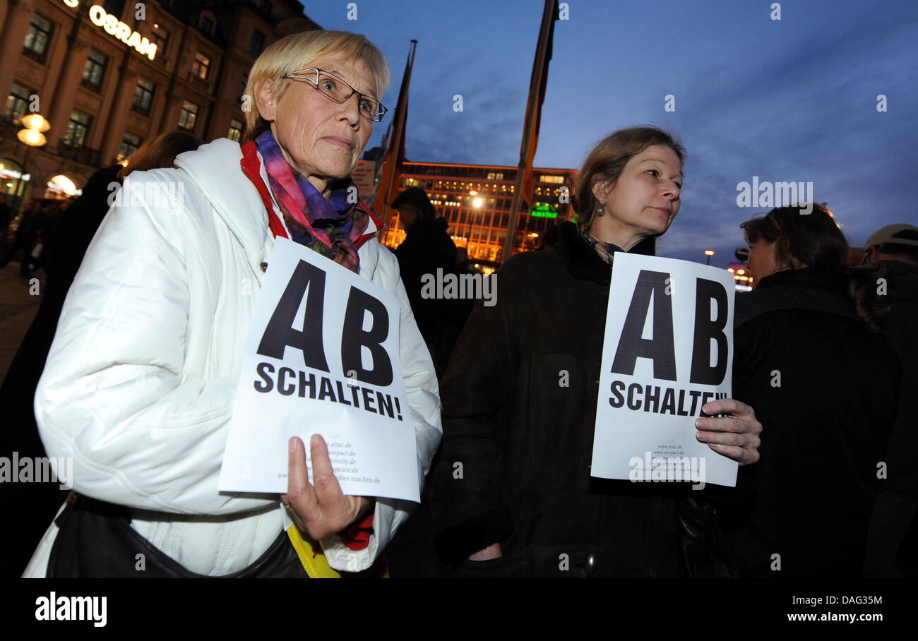 Nuclear protests japan hi-res stock photography and images - Alamy