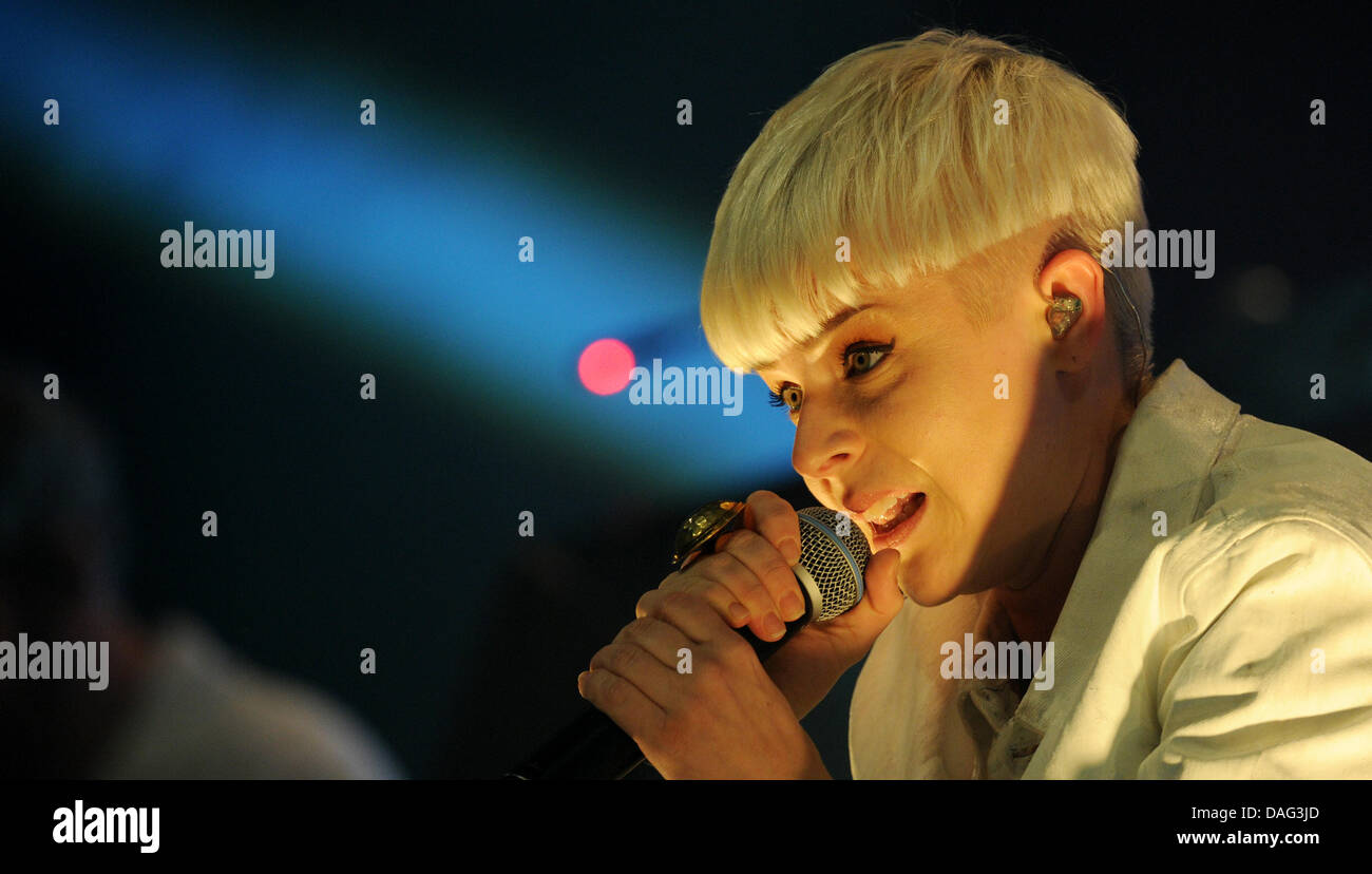 Swedish pop singer Robyn performs on stage at the TV-Studio 5 in ...
