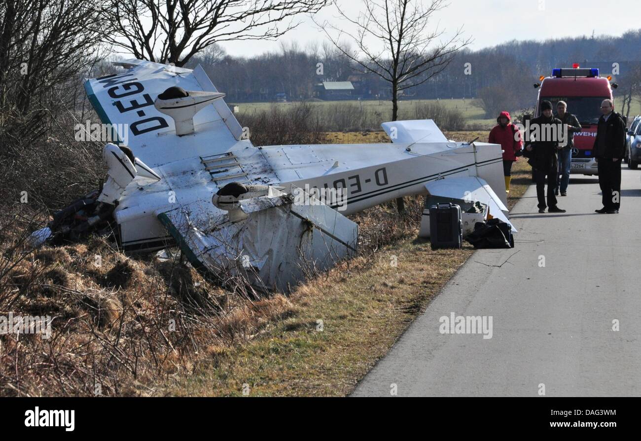 Ditch landing hi-res stock photography and images - Alamy