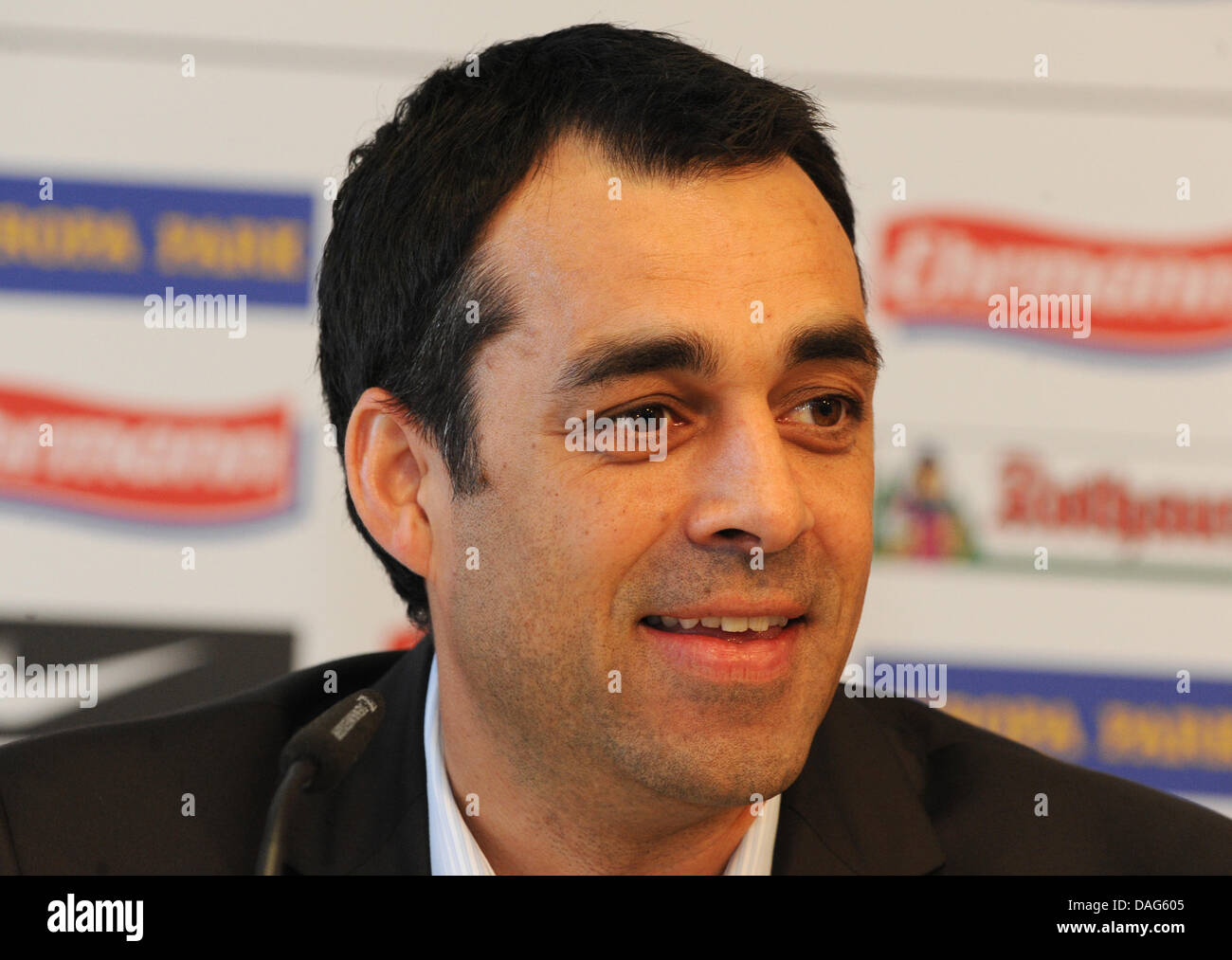 Robin dutt hi-res stock photography and images - Alamy