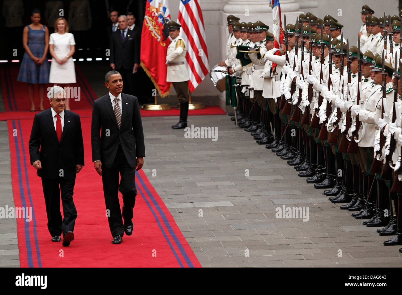US President Barack Obama and Chile's President Sebastian Pinera (L ...