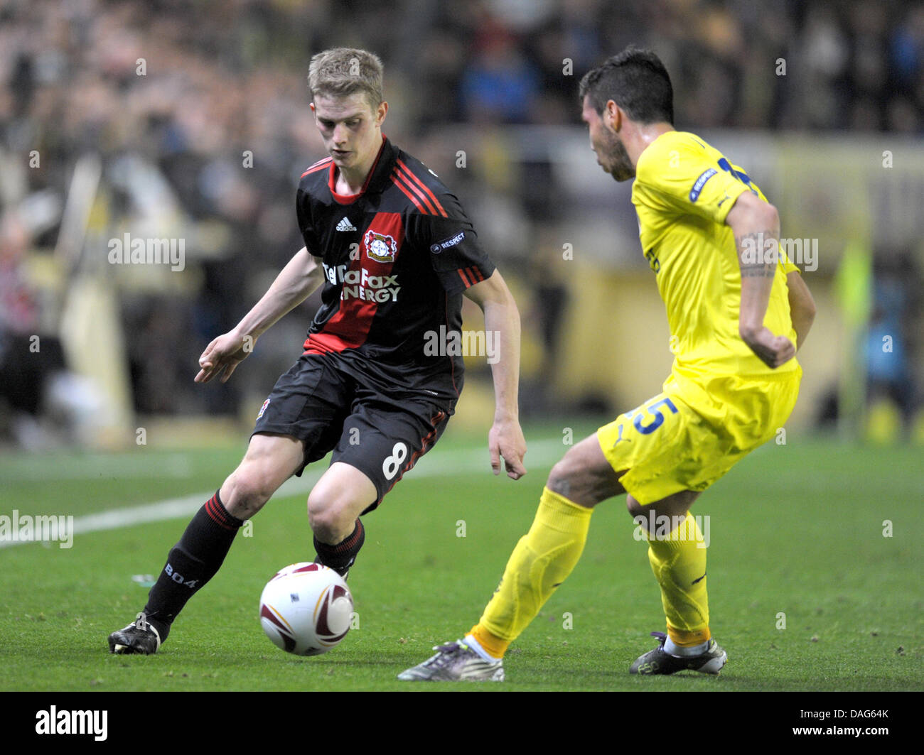Leverkusen's Lars Bender (L) and Jose Catala of Villarreal fight for ...