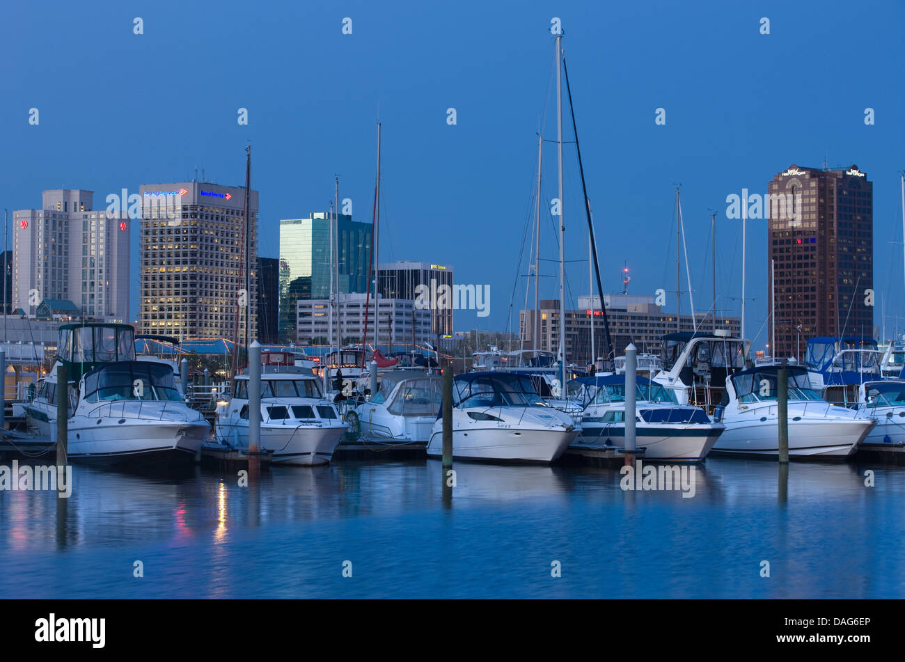 Norfolk virginia skyline hi-res stock photography and images - Alamy