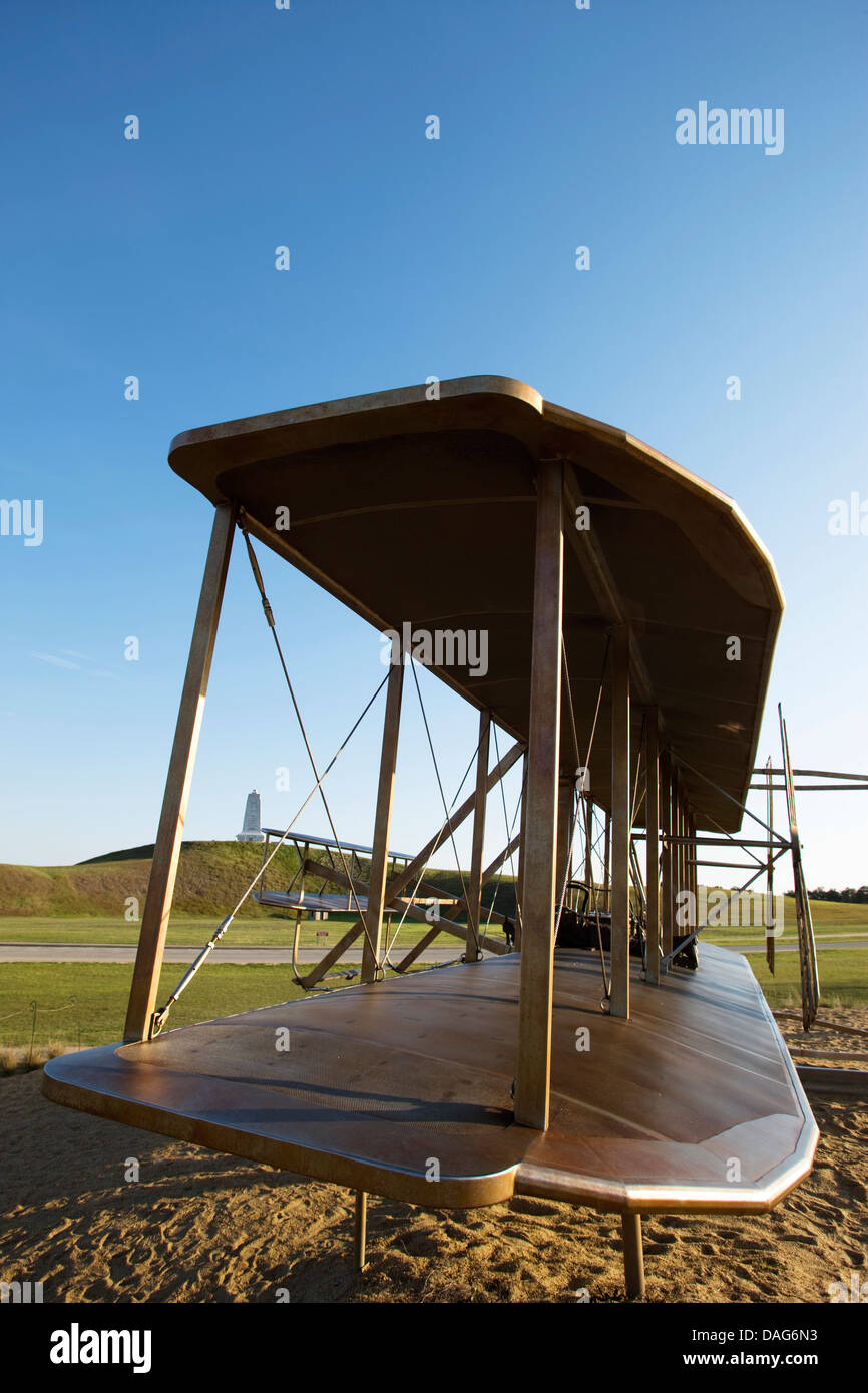 FIRST FLIGHT SCULPTURE (©STEVEN H SMITH 2003) WRIGHT BROTHERS NATIONAL ...