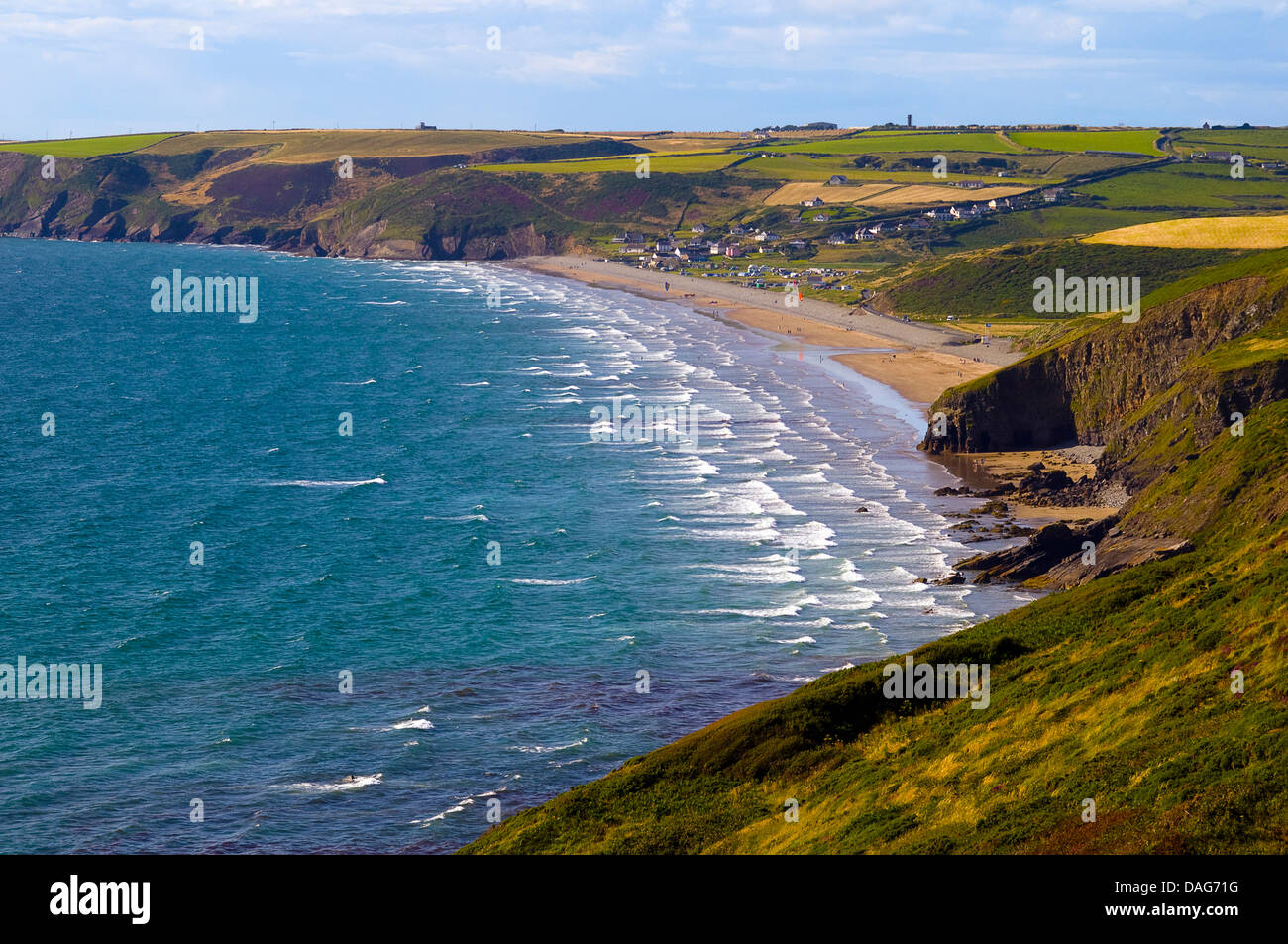 Holiday homes newgale beach hi-res stock photography and images - Alamy