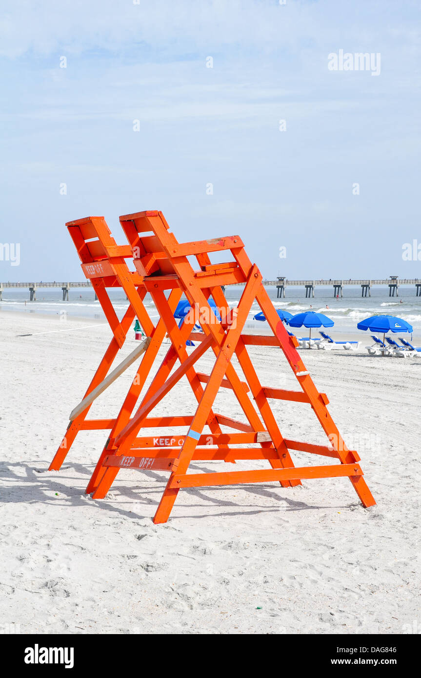 Lifeguard observation chair hi-res stock photography and images - Alamy