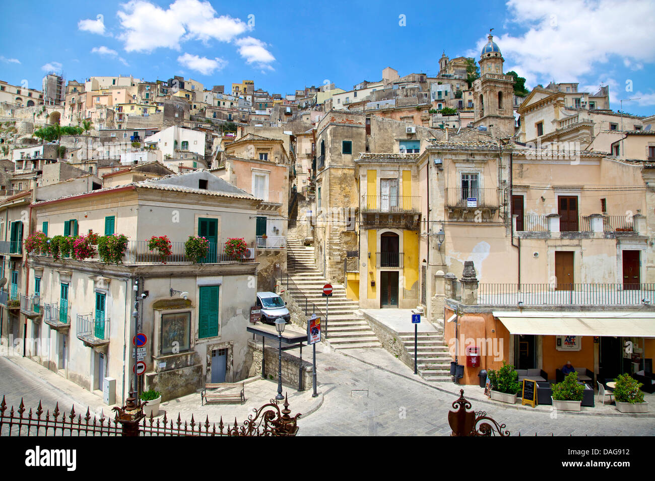 View of the baroque town of Ragusa Ibla, Sicily, Sicilia, Italy, Italia ...