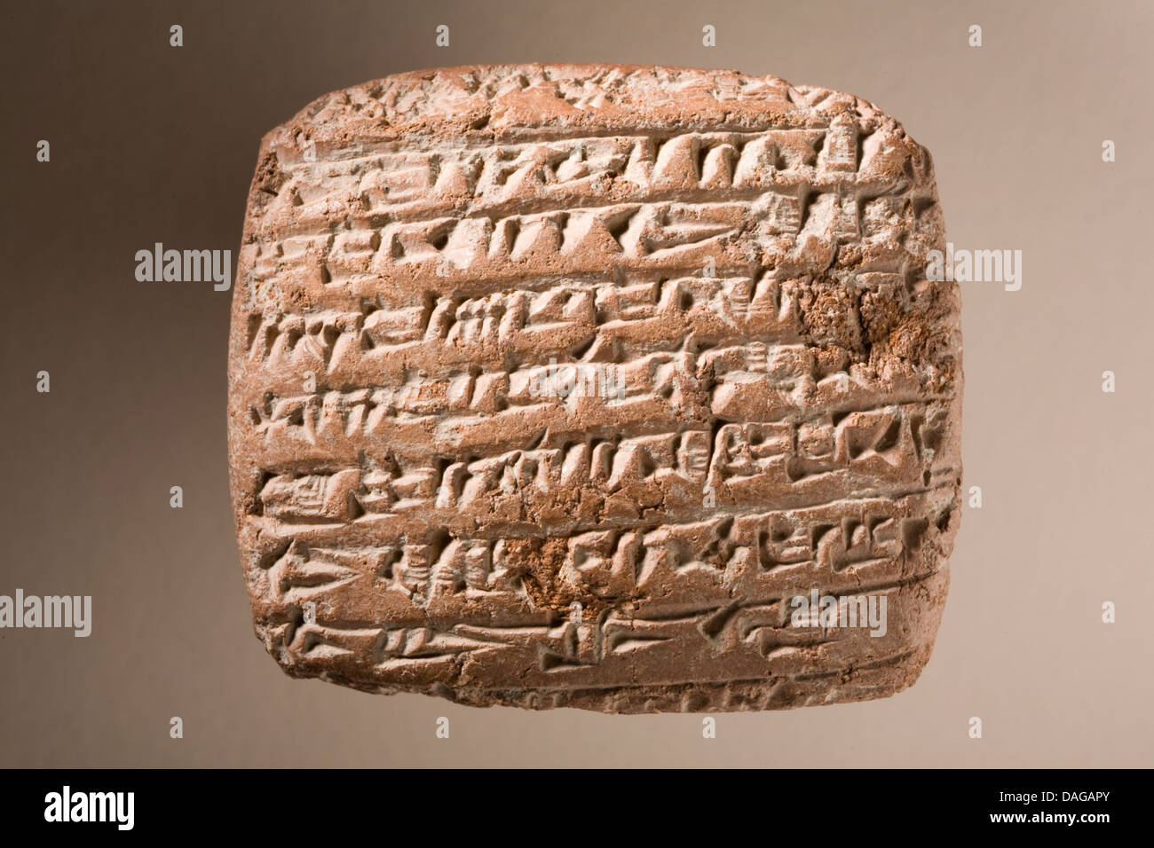 Sumerian cuneiform tablet hi-res stock photography and images - Alamy
