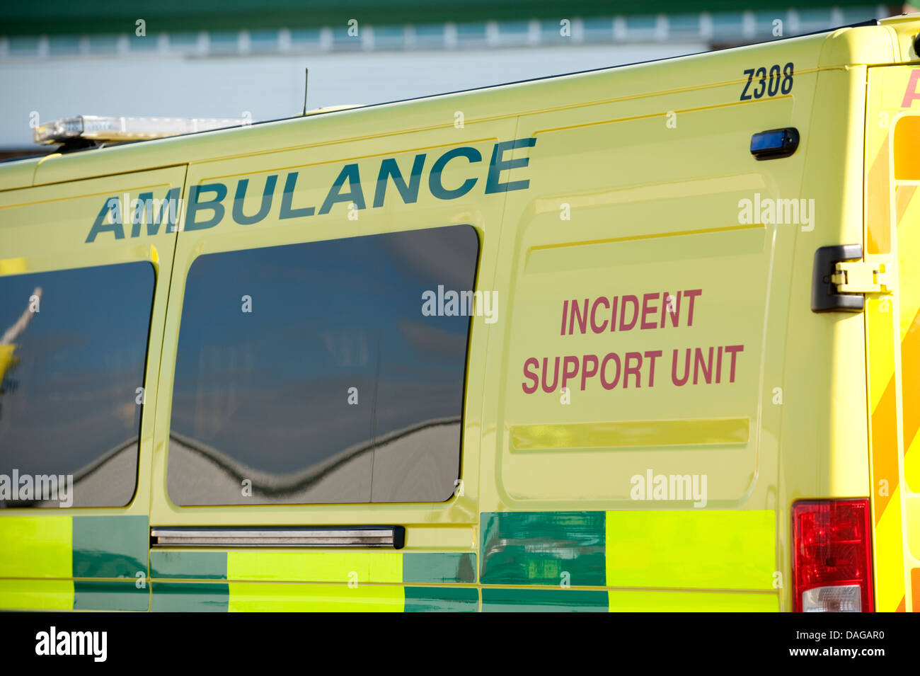 Ambulance Paramedic Incident Support Unit Stock Photo - Alamy