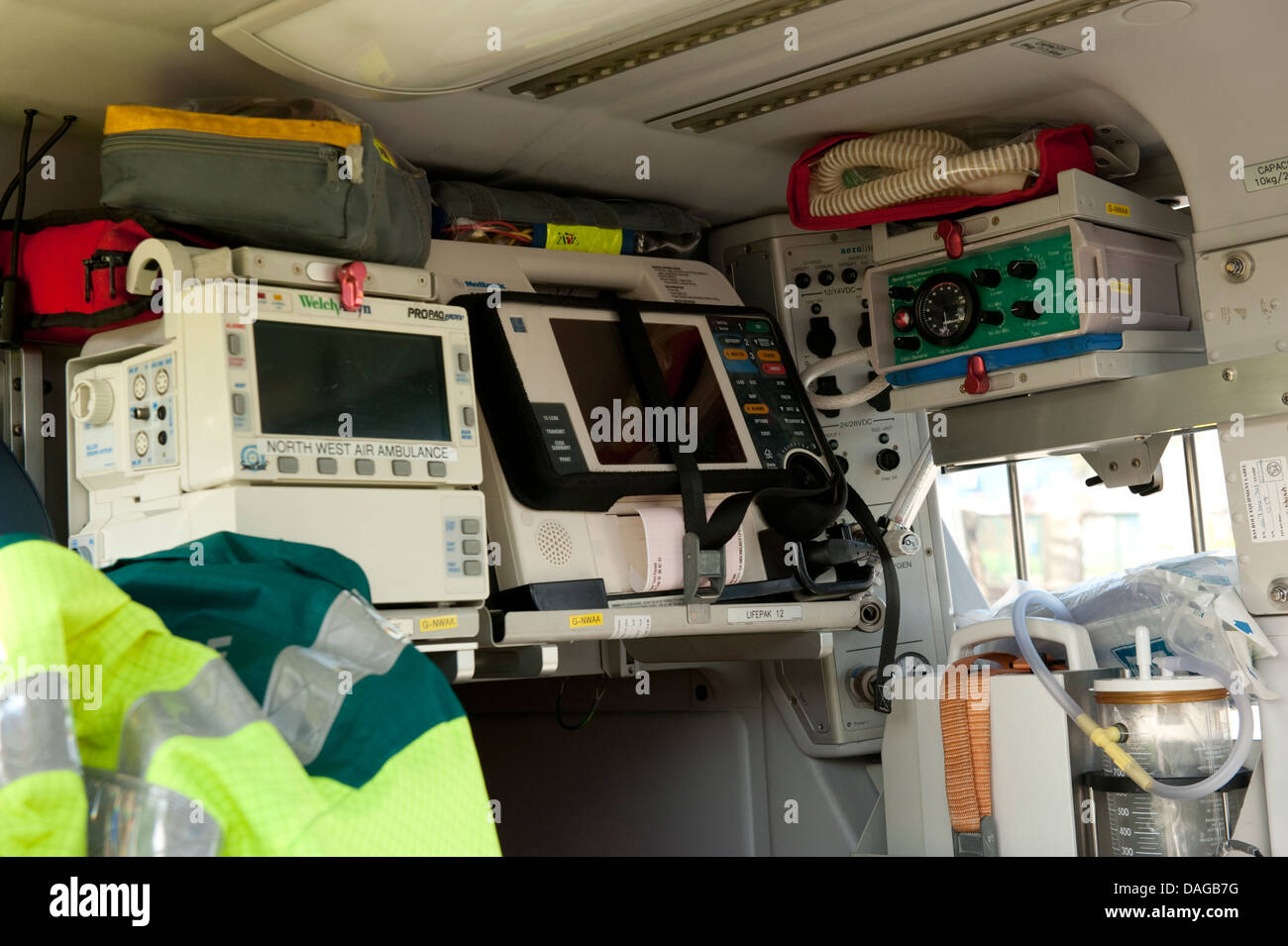 Heart monitor hi-res stock photography and images - Alamy