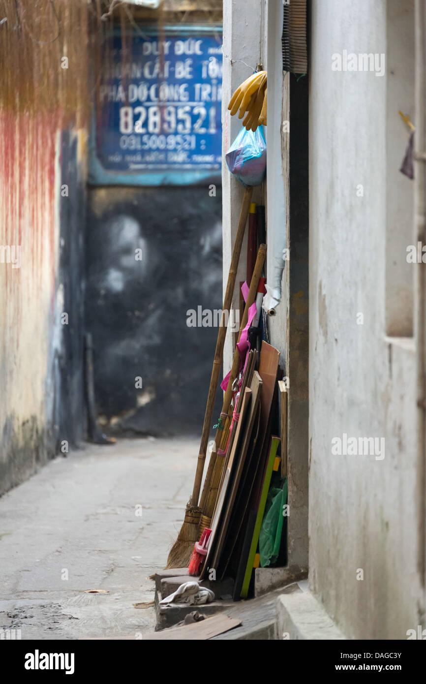 Small Alleyway in the Old Quarter of Hanoi, Vietnam Stock Photo - Alamy