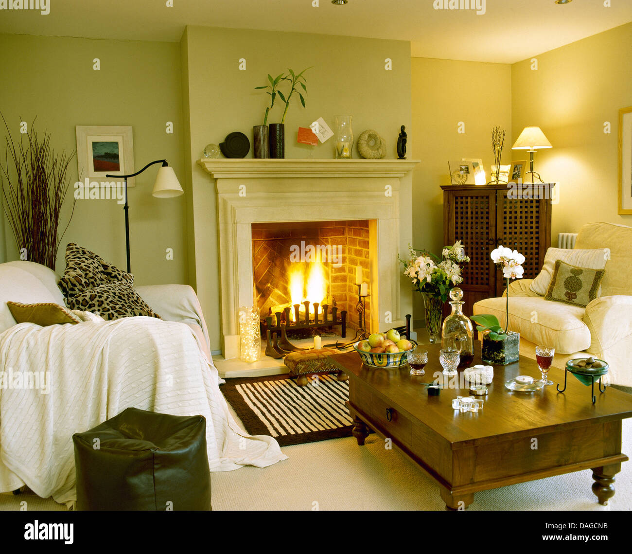 Sitting beside fire hi-res stock photography and images - Alamy