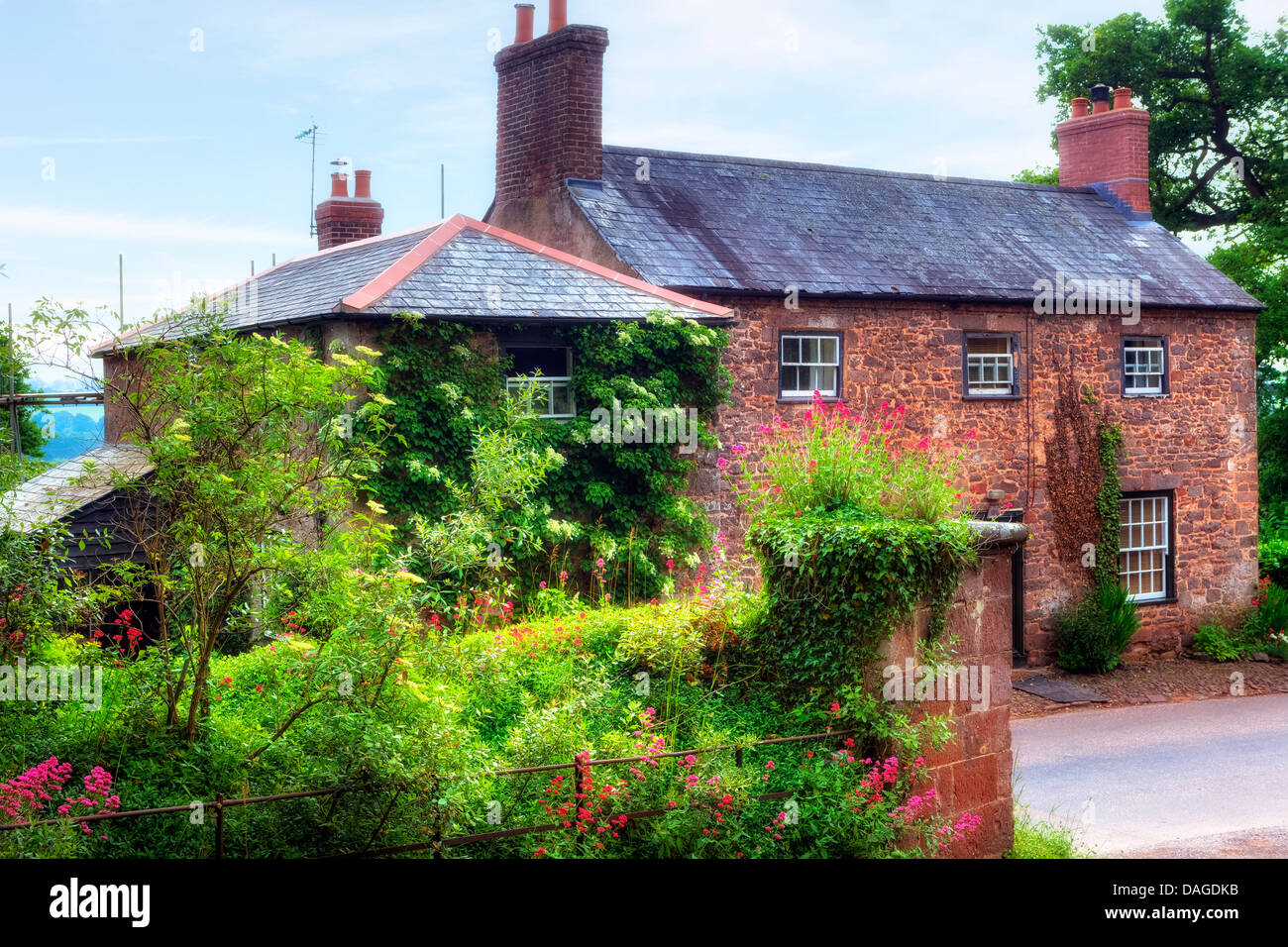 Devon cottage england hi-res stock photography and images - Alamy