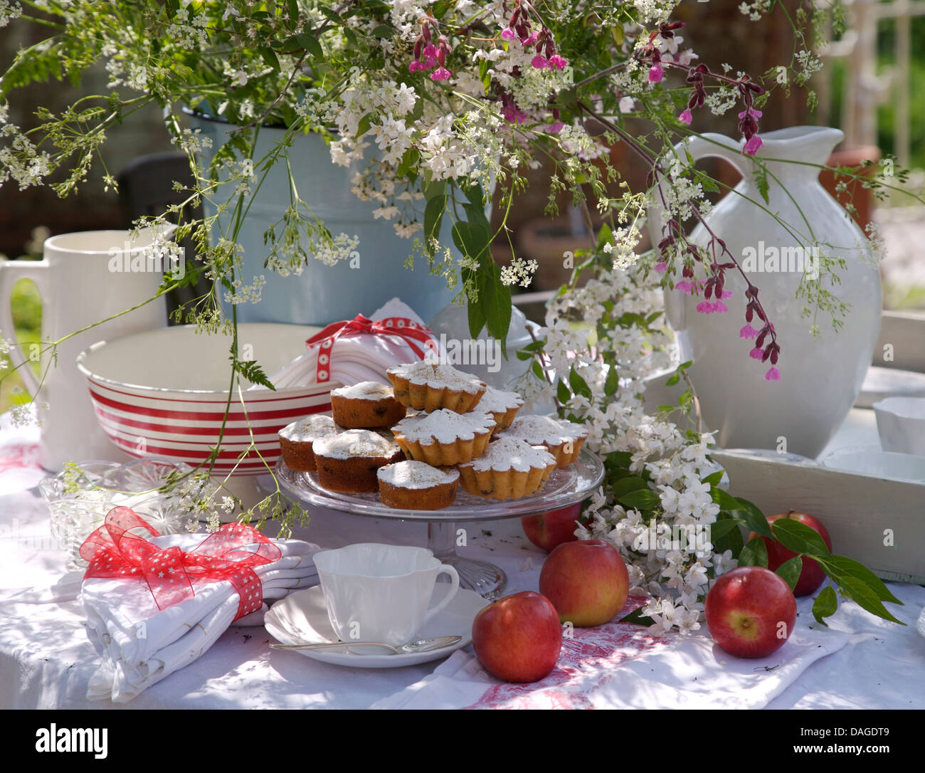 Afternoon Tea Crockery Stock Photos & Afternoon Tea Crockery Stock ...