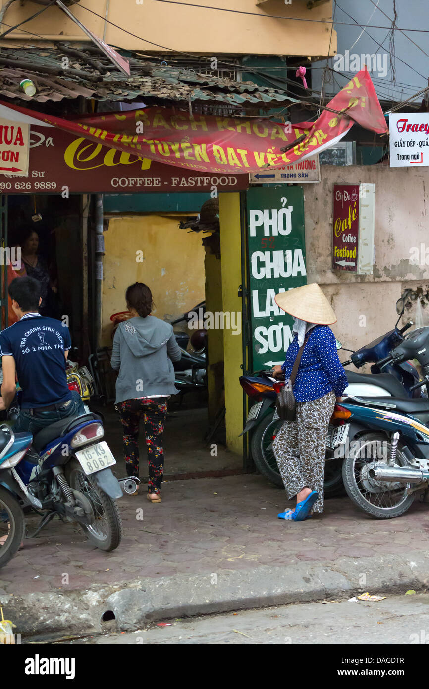 Typical Everyday Life in the Streets of Hanoi, Vietnam Stock Photo - Alamy