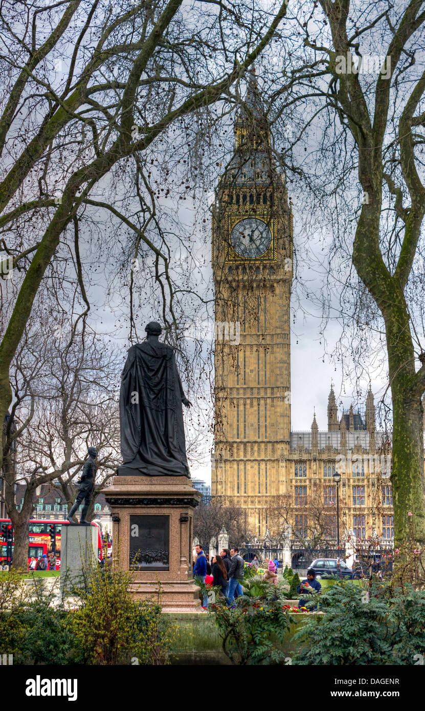 London parliament square hi-res stock photography and images - Alamy