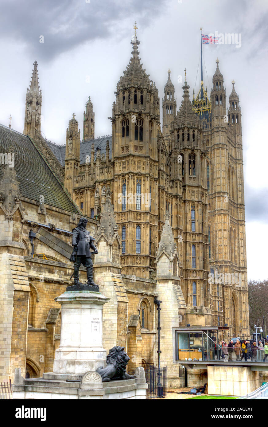 Westminster statue hi-res stock photography and images - Alamy