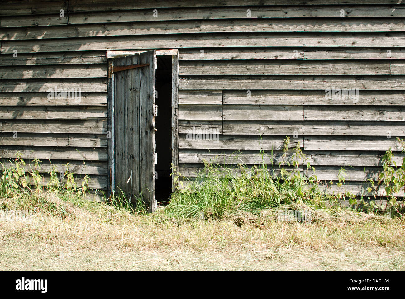 Wooden farm hut hi-res stock photography and images - Alamy