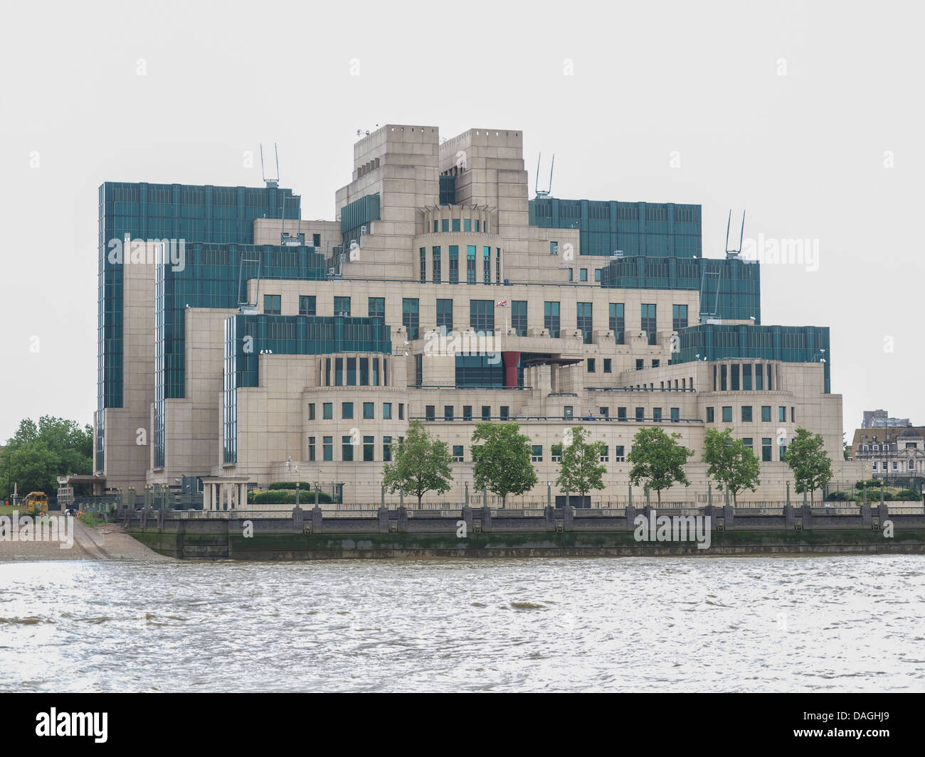Headquarters mi6 british intelligence service hi-res stock photography ...