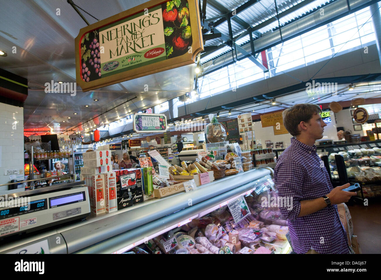 Public market hi-res stock photography and images - Alamy