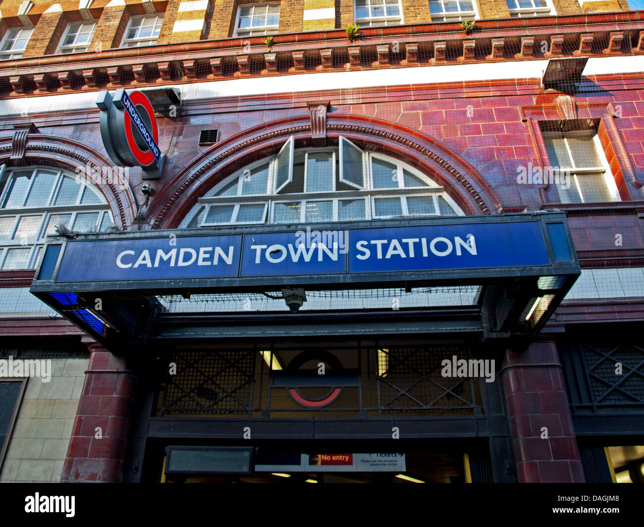 Camden town underground station hi-res stock photography and images - Alamy