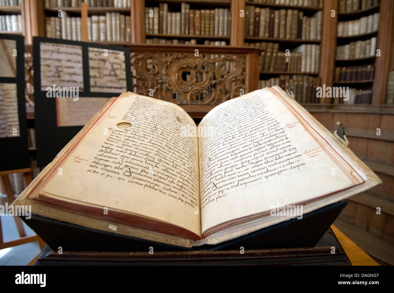 Lorsch pharmacopoeia hi-res stock photography and images - Alamy