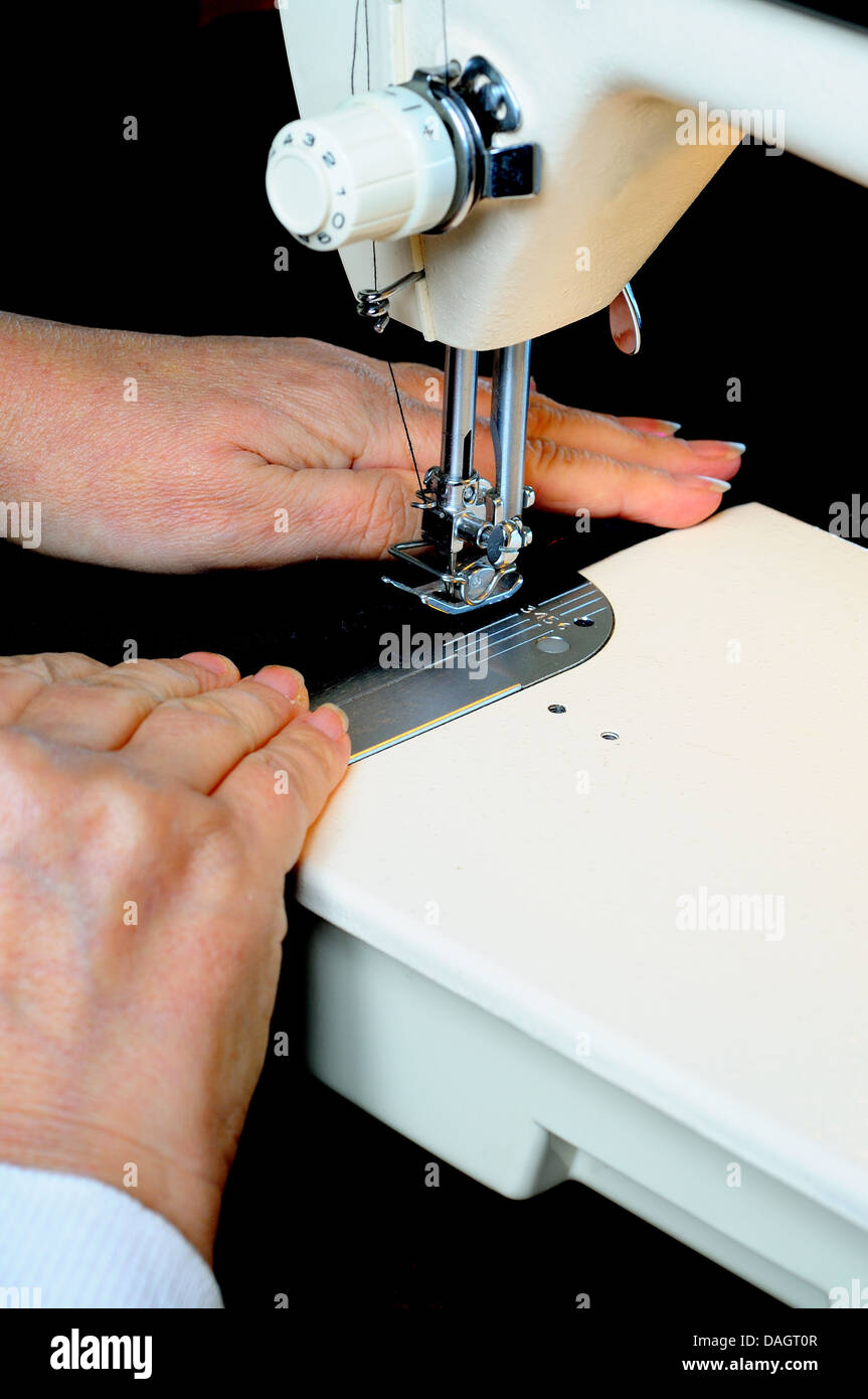 Sewing machine electric hi-res stock photography and images - Alamy