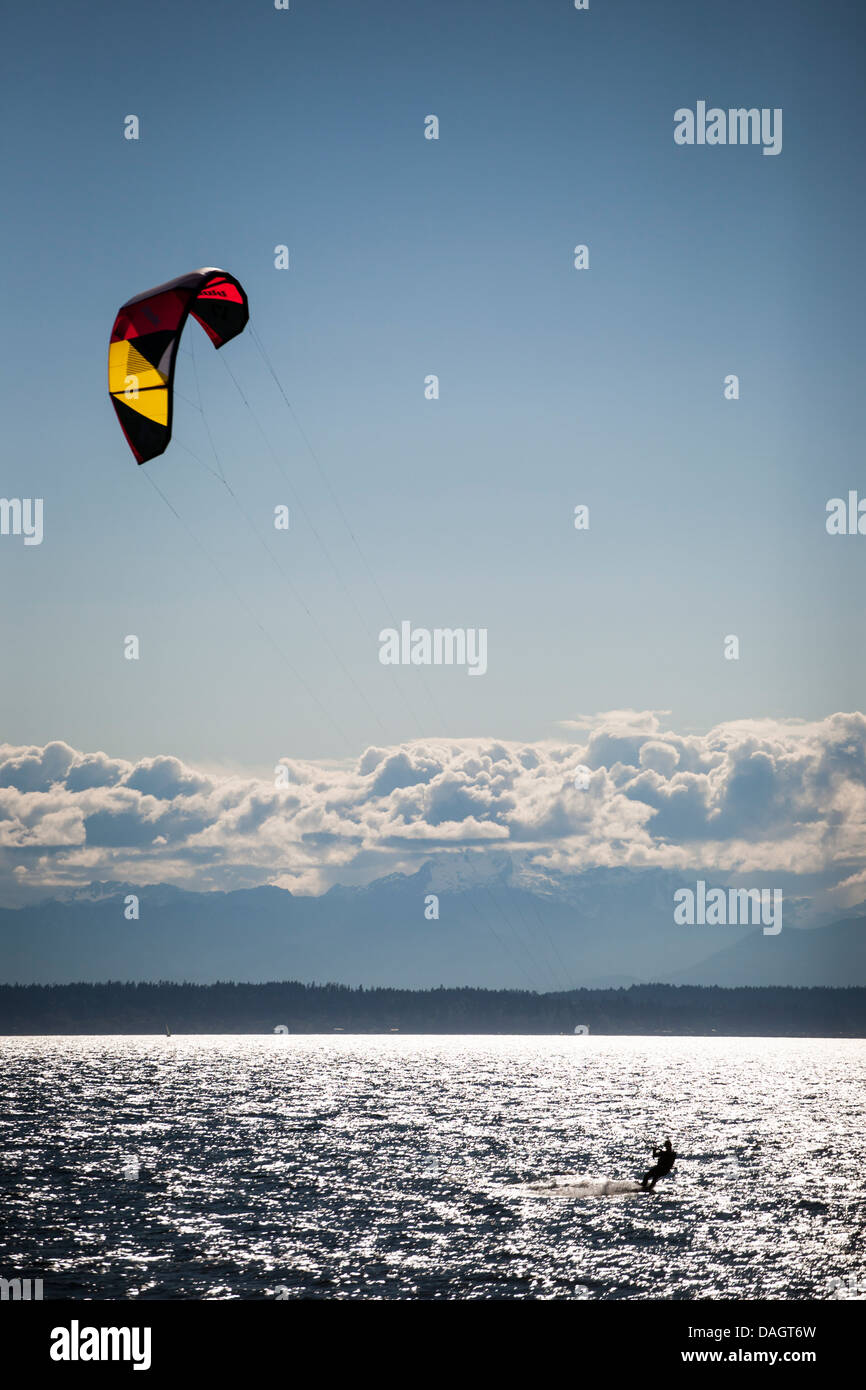 Kiteboarders on the beach in Seattle, Washington, USA Stock Photo - Alamy