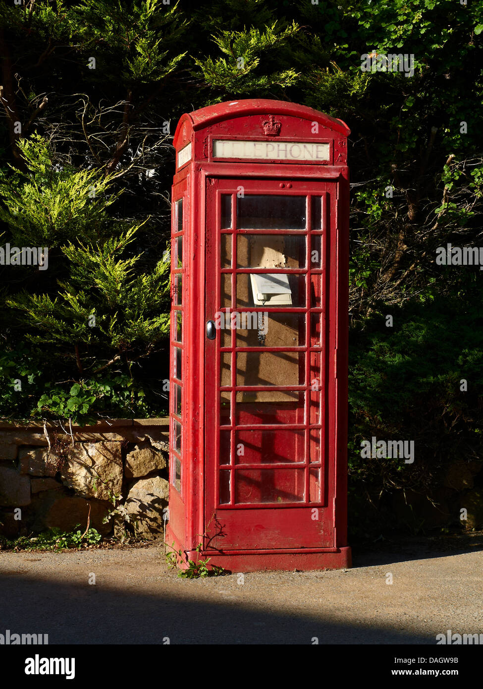 Red telephone box UK Stock Photo - Alamy