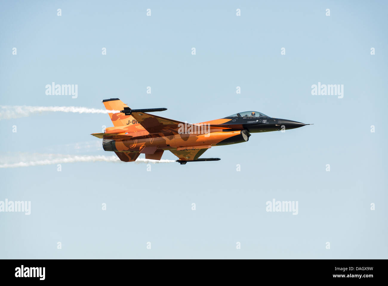 F 16 demo team hi-res stock photography and images - Alamy F 16 demo team hi-res stock photography and images - Alamy