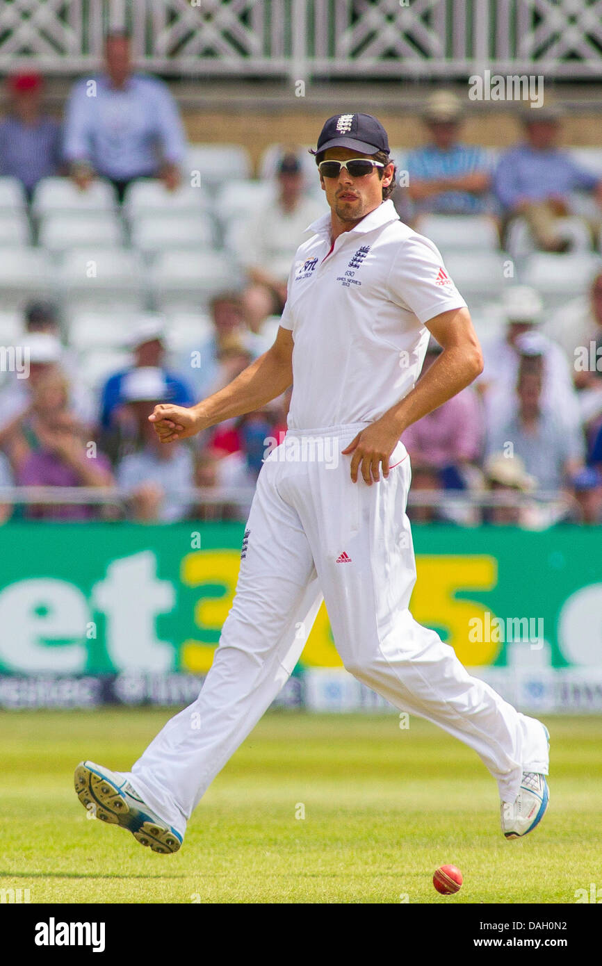 Australian cricket team fielding hi-res stock photography and images ...
