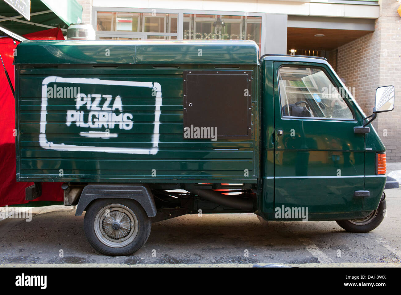 London pizza van hi-res stock photography and images - Alamy