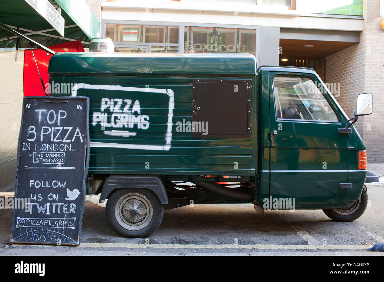 London pizza van hi-res stock photography and images - Alamy