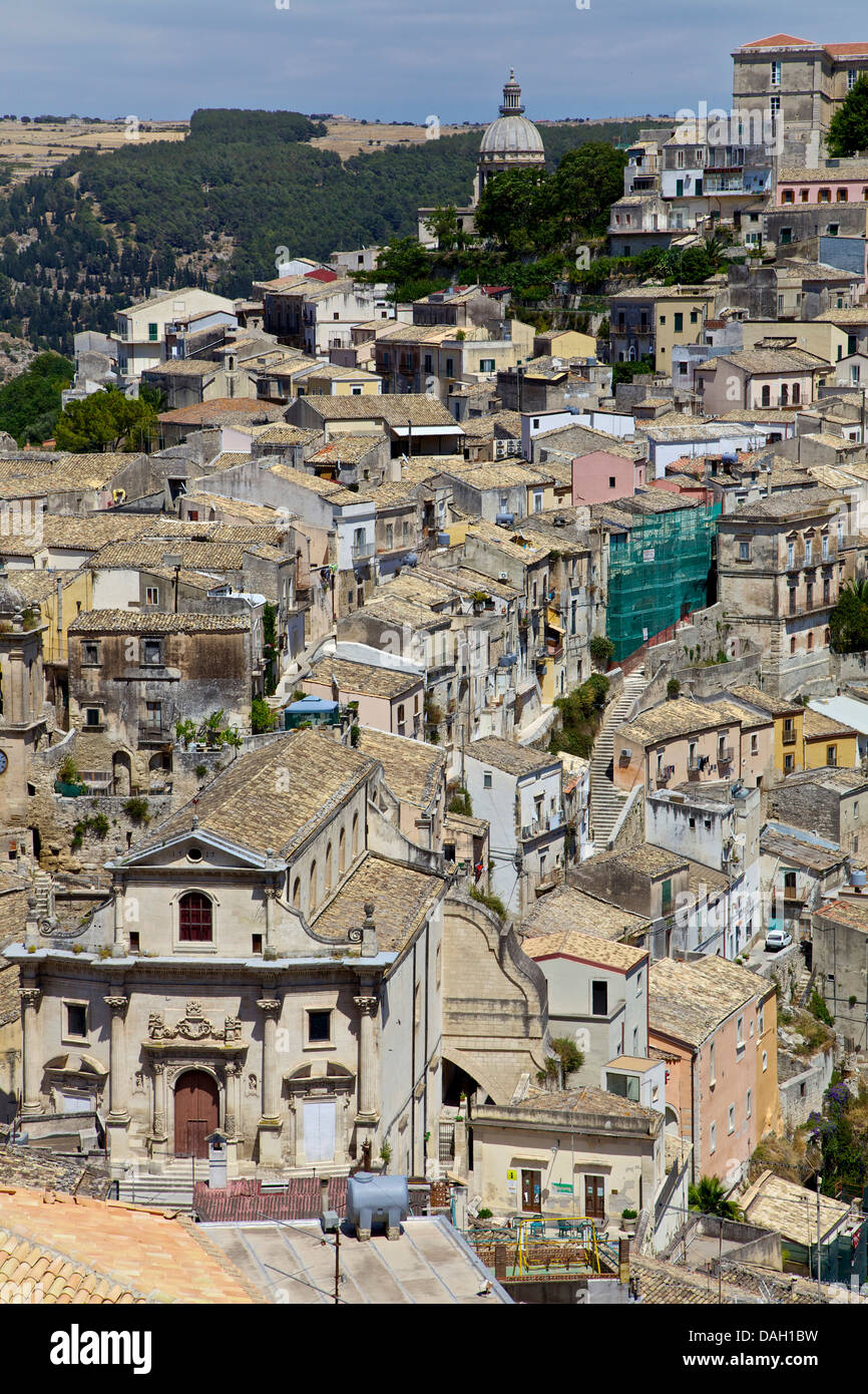 View of the baroque town of Ragusa Ibla, Sicily, Sicilia, Italy, Italia ...